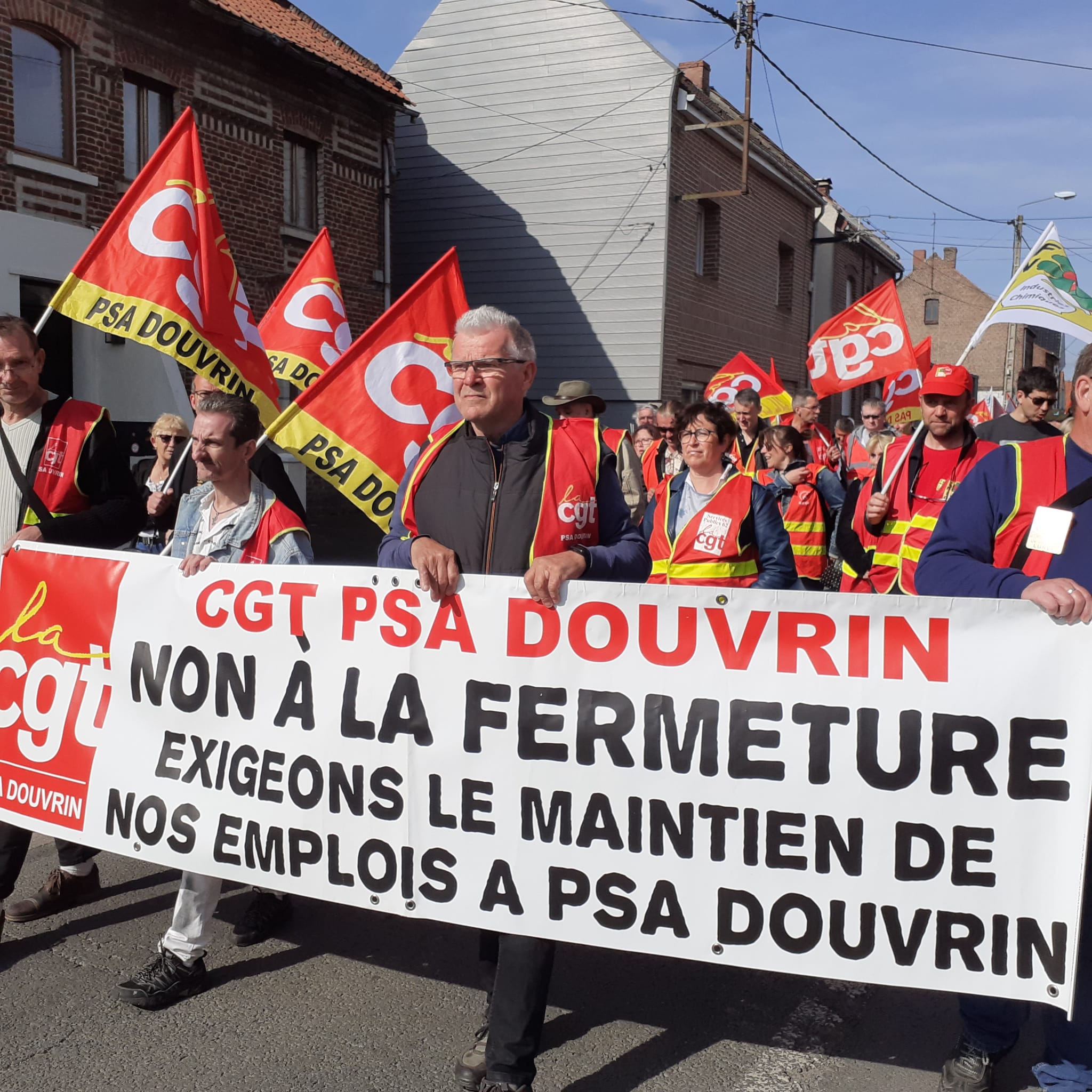 Inauguration de l’usine de batteries ACC à Douvrin : montée des marches ...